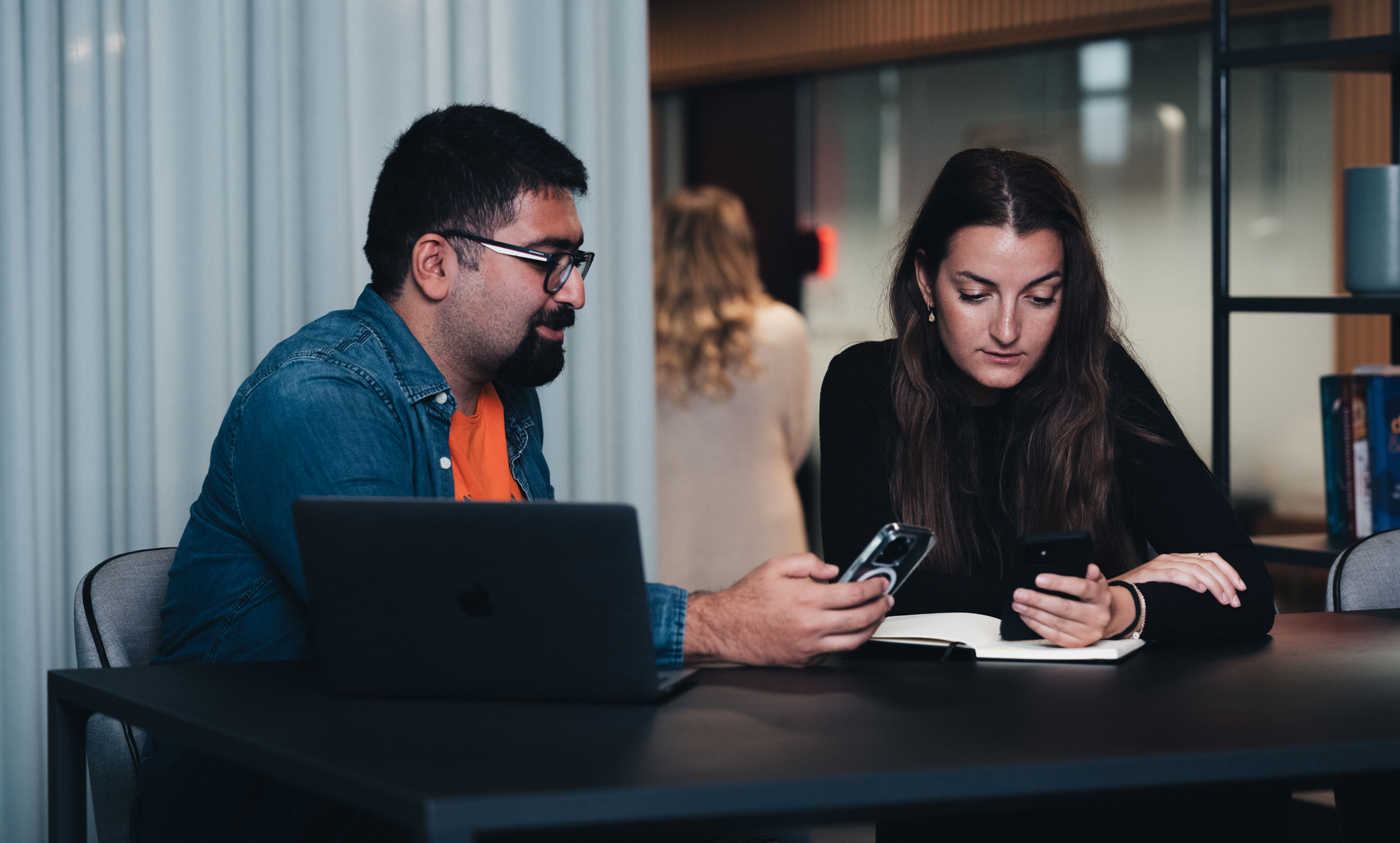 Controlling and approval of expenses I Visma Acubiz